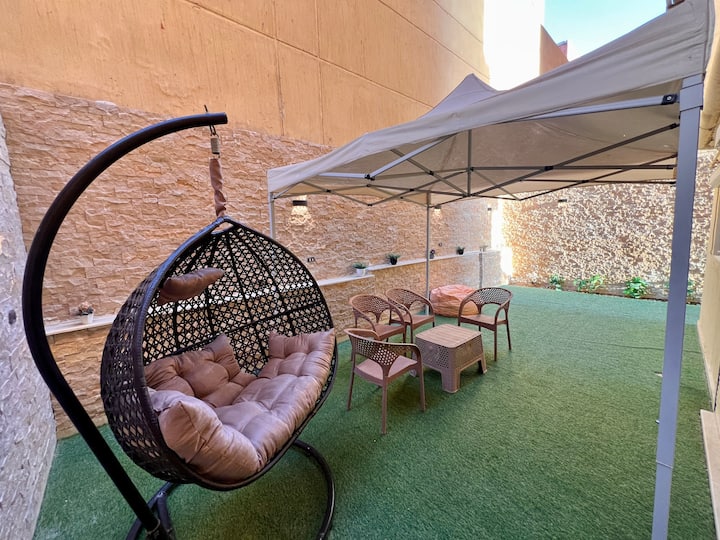 Charming 2br With Private Garden - Lake View, IA