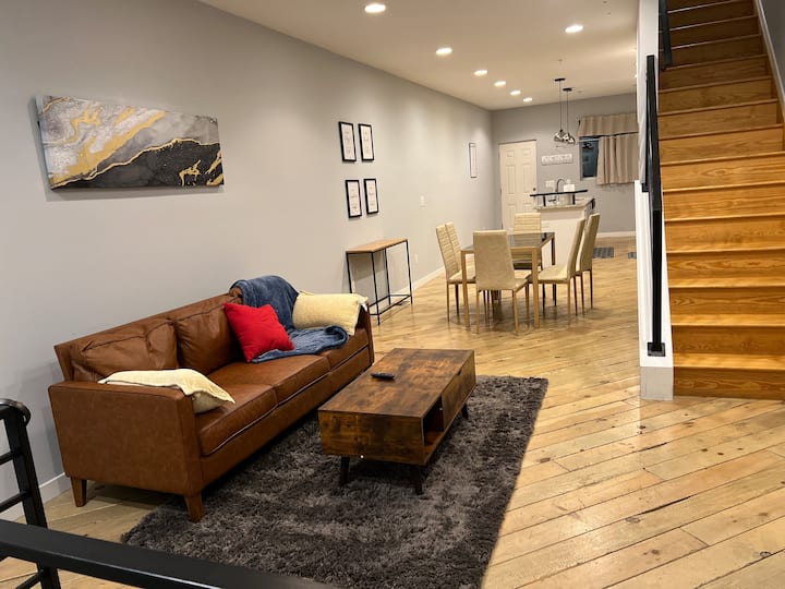 City-view Comfort: 3br/3ba Townhome In Fishtown - Camden, NJ