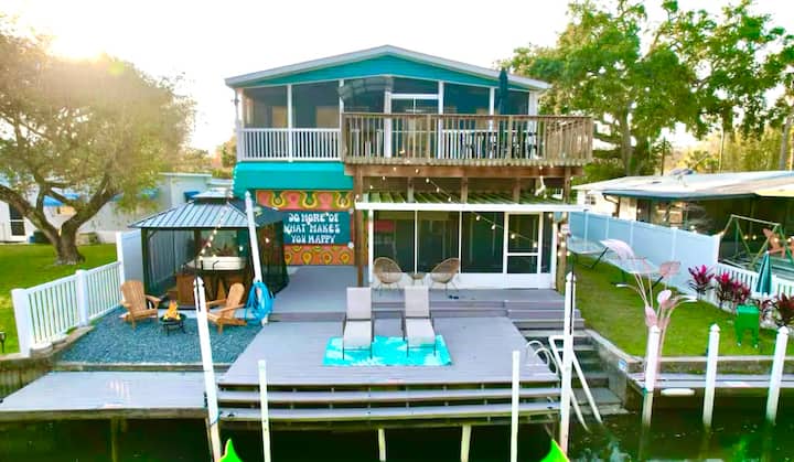 River House W/ Arcade,kayaks, Mini Golf& Hot Tub - Spring Hill, FL