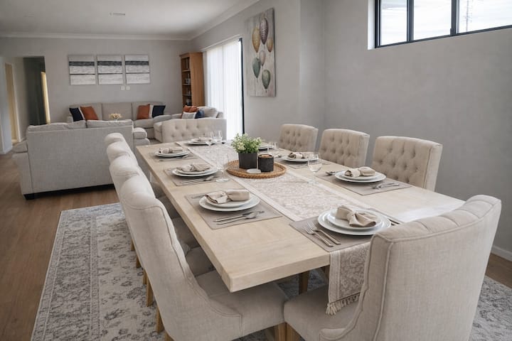 Spacious 4br Home With Garage - Perth