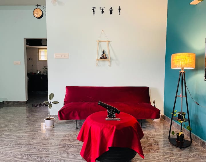 Louis Abode|2bhk Chamundi Hill View Flat-aircooler - Mysuru