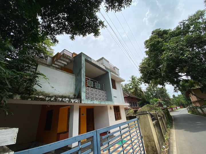 Paitankunnam House - Alathur