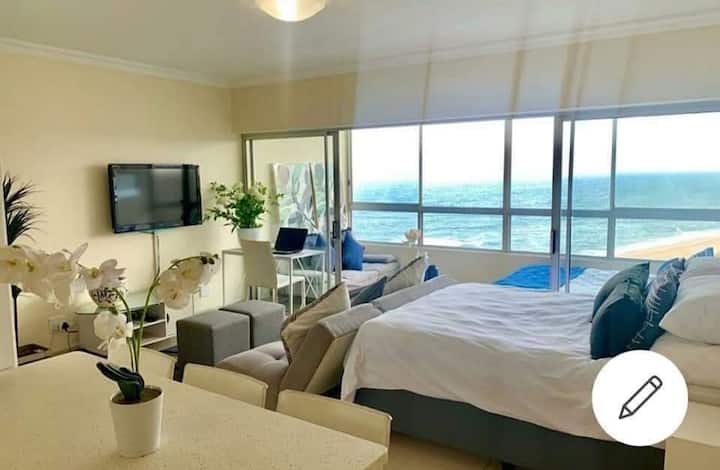 Beachfront Gem, Magnificent View - Umhlanga
