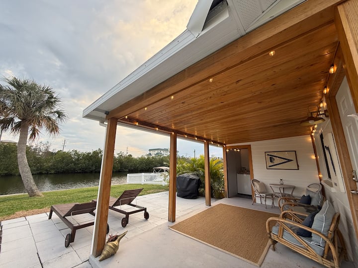 The Bonita Bitty Beach Cottage - Bonita Springs, FL