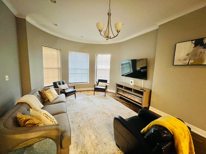 Spacius Unit In Historic Gem - McKinley Park - Chicago