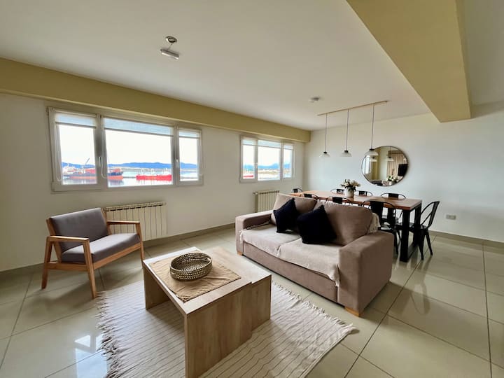 Front Line Downtown Penthouse - Ushuaia