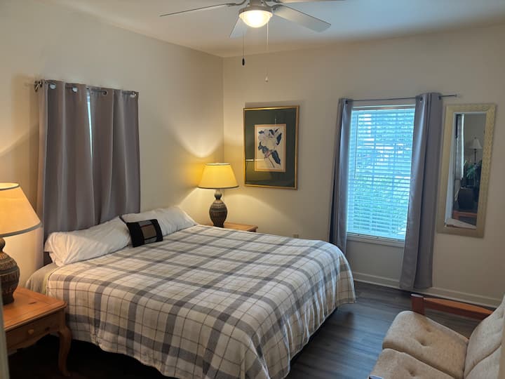 One-level 3br Near Duke | 2 Kings + Fenced Yard - Durham
