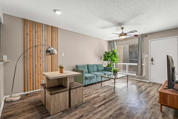 Zen Garden Suite In Soco, Near Downtown W Pool - Austin, TX