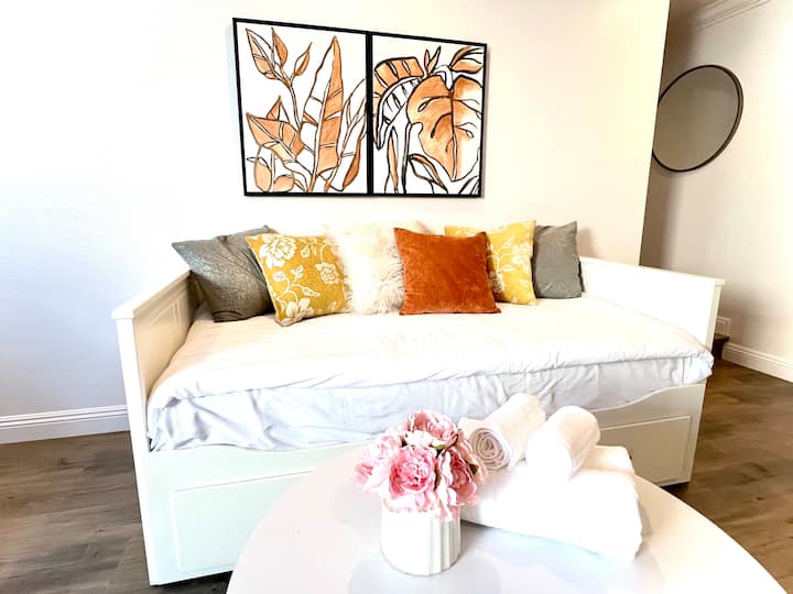 1 Bed Private Entire House Disney - Orange County, CA
