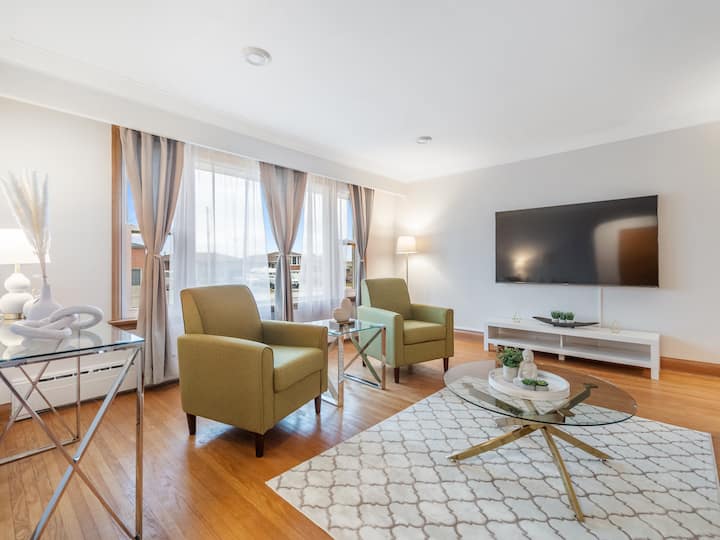 Home Comfort Stay! Central Location *Free Parking* - Bradford