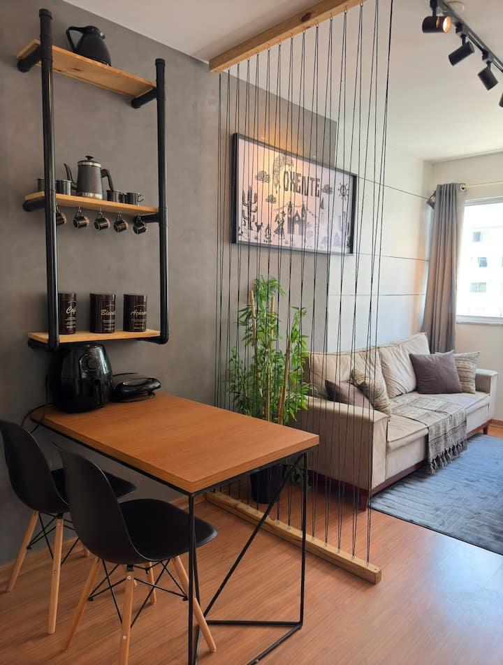 Apartamento Completo: Garagem, Piscina, 2 Quartos - Juiz de Fora