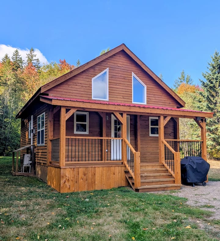 Red Roof Cabin Next To Atv/snowmobile Trail - Sussex, NB, Canada