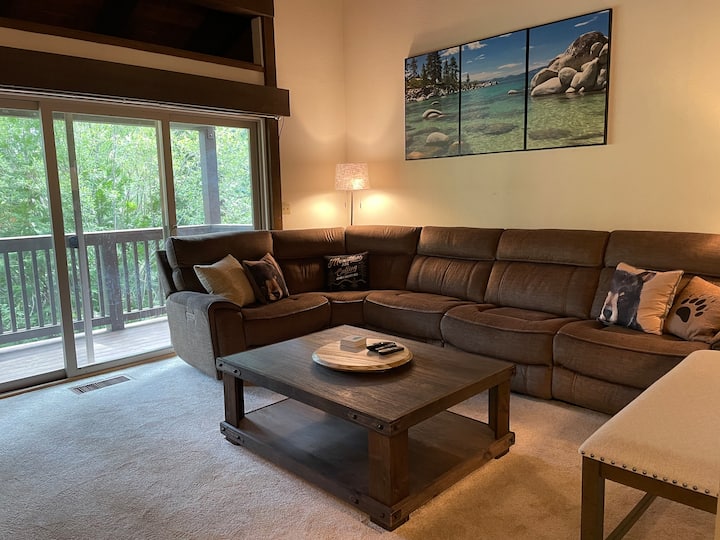Fresh Tahoe City Mountain Condo, Office, Boat Ramp - Tahoe City, CA