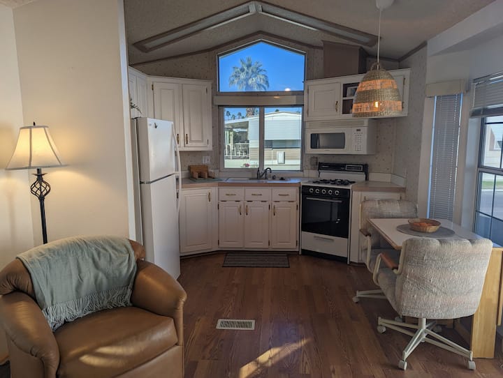 5 Steps To Coachella! Relaxing Tiny Home - Indio, CA