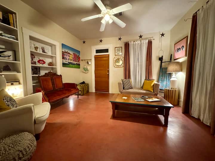 Sonoran Hideout 15 Mins Walk Downtown With Laundry - Tucson, AZ