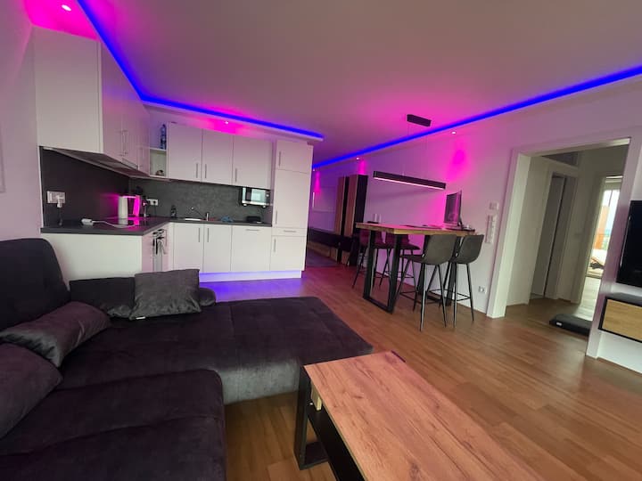 100 M² Penthouse, Self-check-in, 2 Parkplätze - Graz