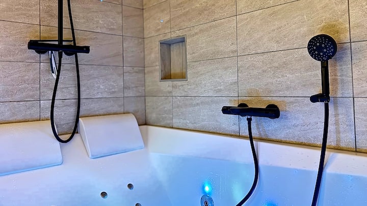 Cocon Mayennais, Loft Balnéo Terrasse à Laval - Laval