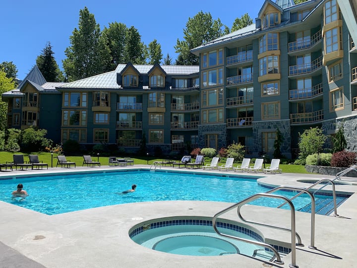 Cascade Lodge Pool Hot Tub Gym Sauna Ski/bike Room - Whistler