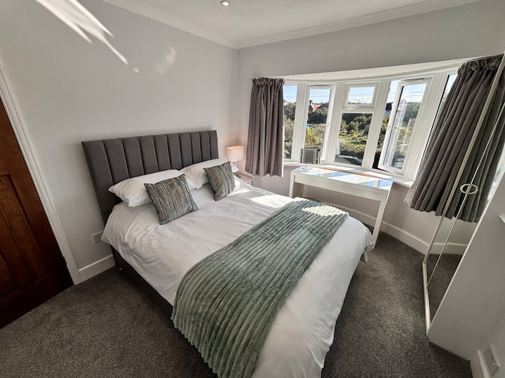 3bed With Superking (Or Twin)&king & Drive Parking - Canterbury