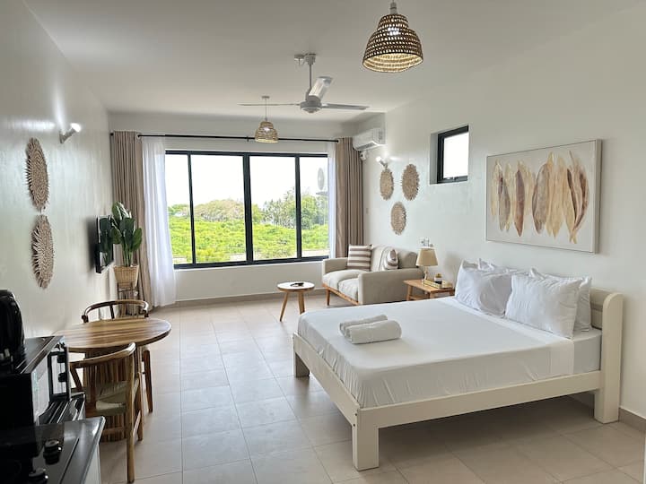 Shanzu Studio Near Beach,pool,wifi- Ac Extra Cost - Mombasa