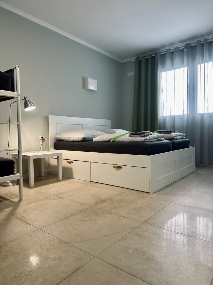 Ferienwohnung, Monteur-appartment R24 - Freiberg am Neckar