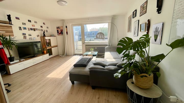 70qm Helle 2-zimmer Wohnung Mit Balkon Rhein Nähe - Cologne