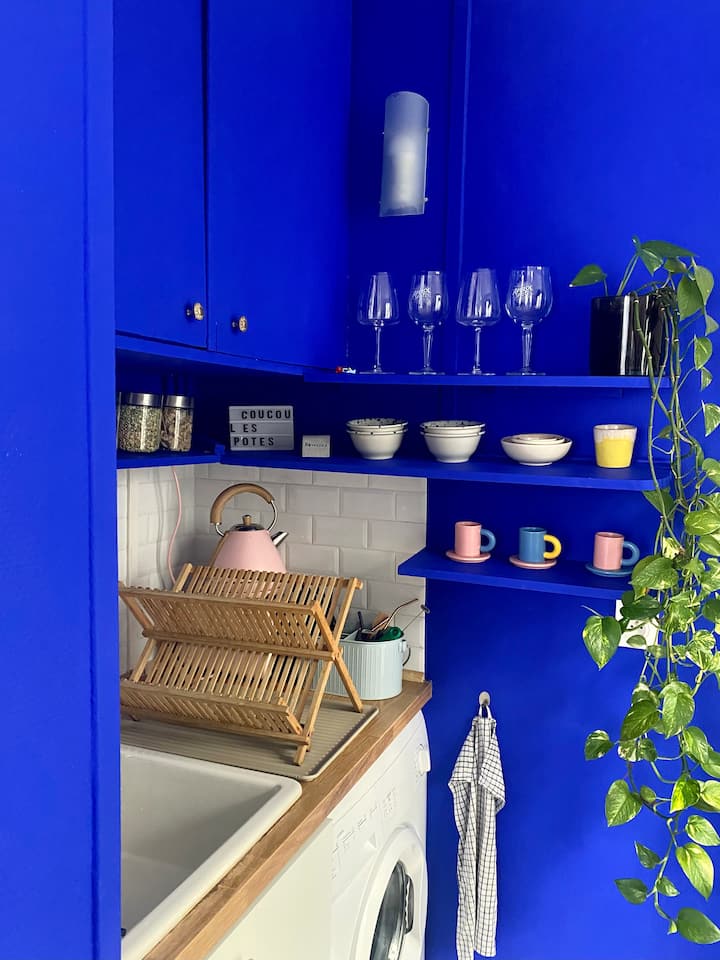 La Petite Maison Bleue De Montmartre - París