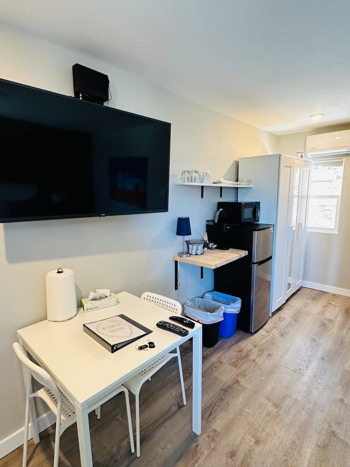 Swedeinn Room #15 In Downtown Sister Bay! - Door County, WI
