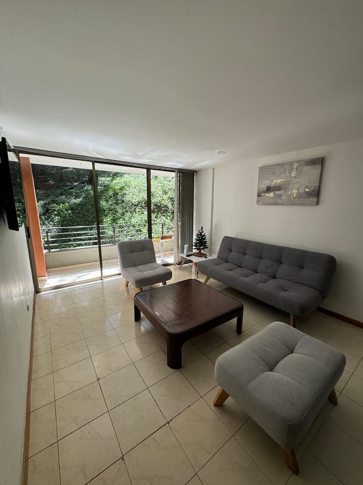 Apartamento Muy Buena Ubicación Y Comodidades - Medellín, Colombia