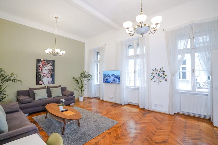 Stylish 1br In City Center | Ac & Fast Wifi - Budapeste