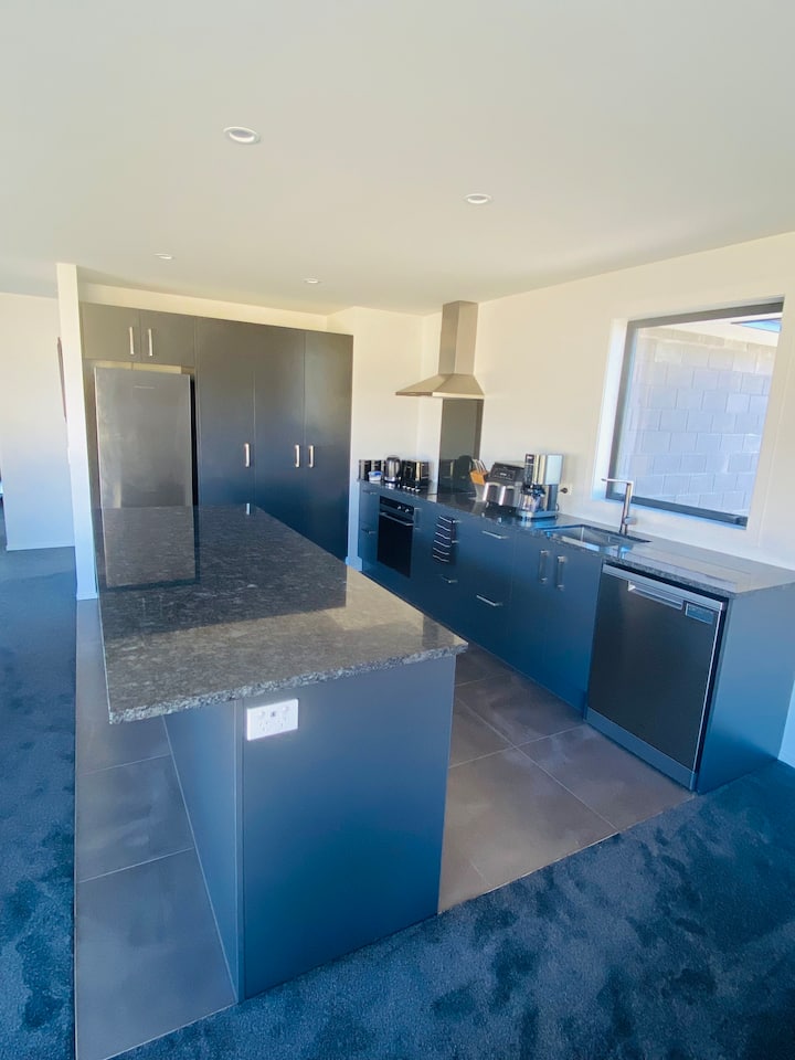 Brand New 2 Bedroom, 2 Bathroom - Lake Taupo