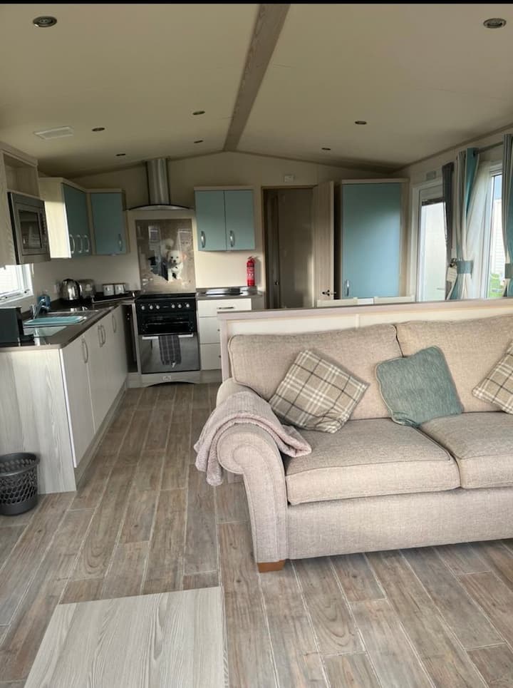 2 Bed Caravan At Turnberry Holiday Park - Girvan