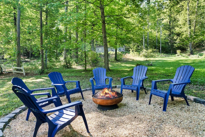 Peaceful Retreat 3 Bedroom, Hot Tub, Fire Pit - Douglas Lake, TN