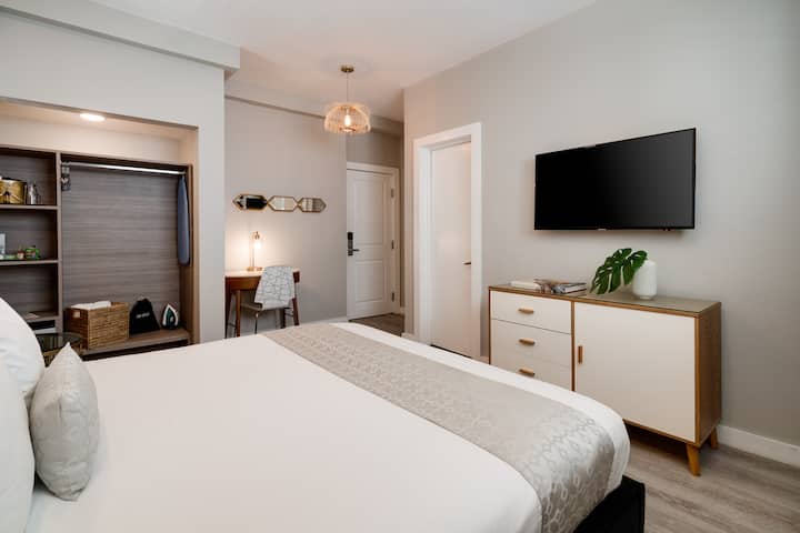 Chic Room Miami Beach, Collins Ave, Near The Beach - South Beach, FL