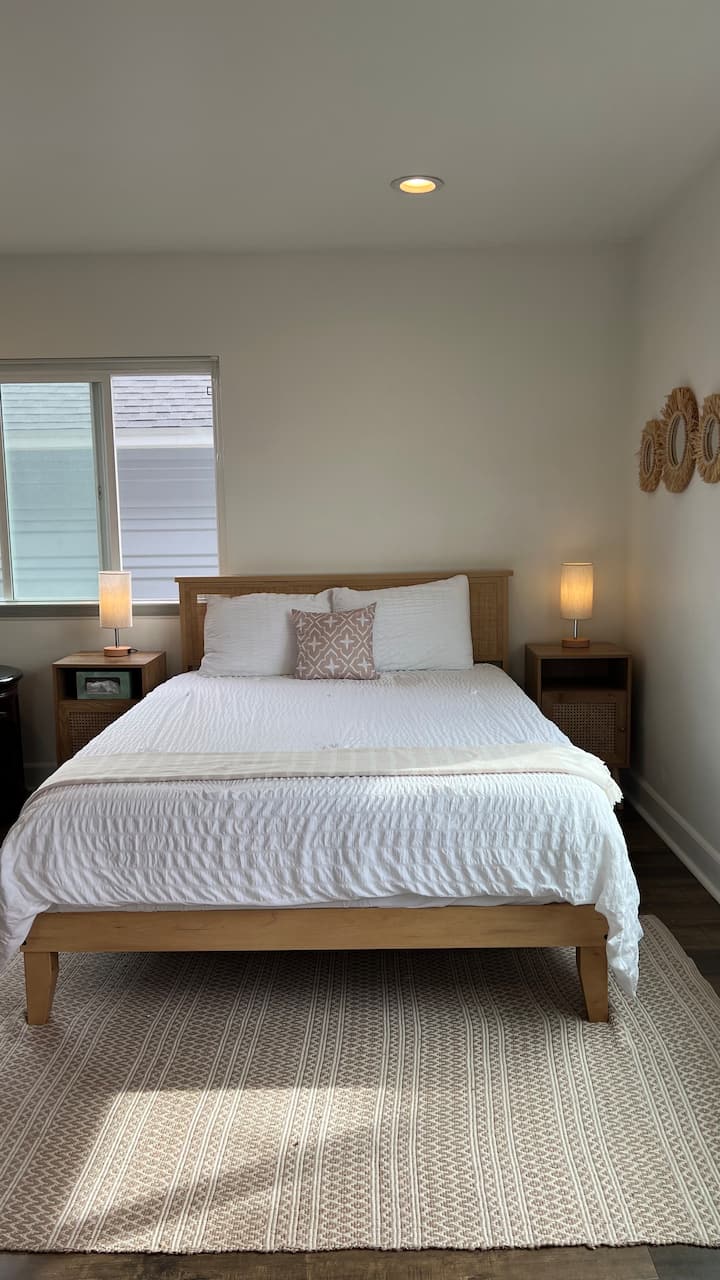 Private Spacious La Suite • Near Beach & Stadiums - Los Angeles, CA
