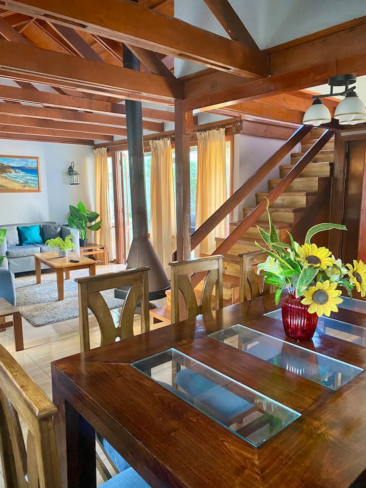 Casa A Pasos De Playa Chica.
4 Dormitorios/3 Baños - Papudo