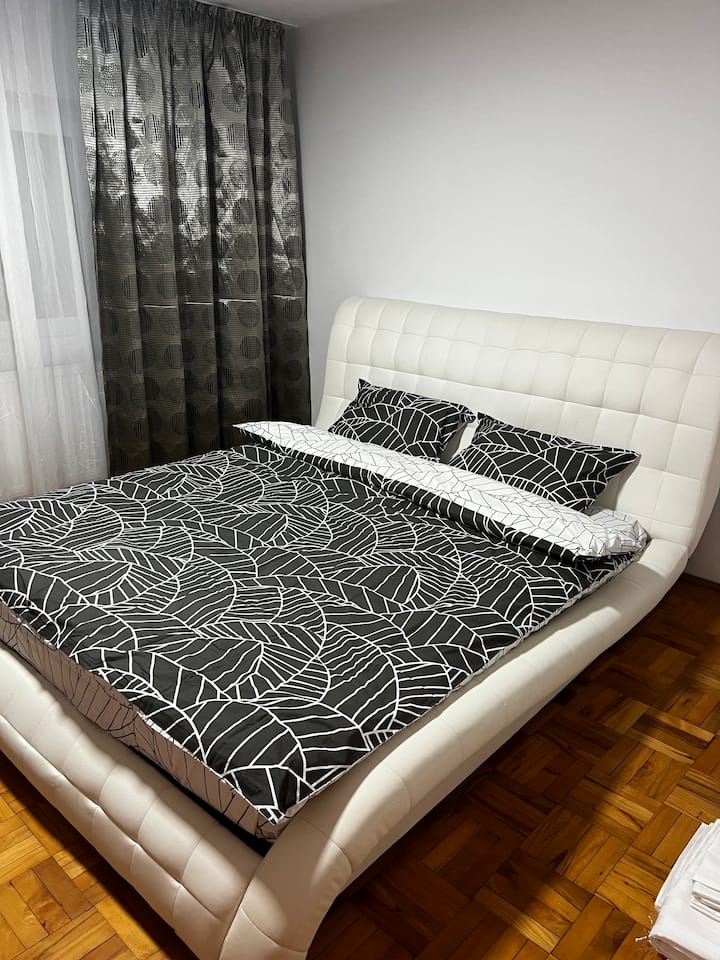Mona Apartment Parking/transfer/therme - Otopeni