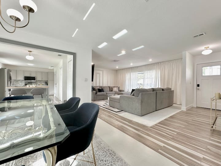 Fenced Retreat*posh Playhouse*gym*ping Pong* King - Ocala, FL