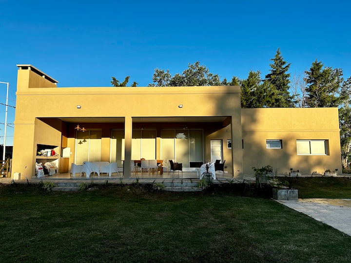 Luminosa Casaquinta Con Pileta Y Parrilla - Concepción del Uruguay