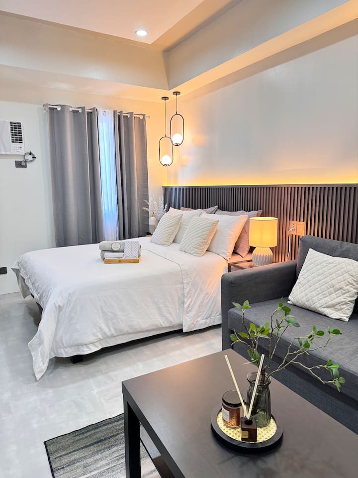 Hotel-like Staycation! Sleek And Stylish Unit! - Cuba