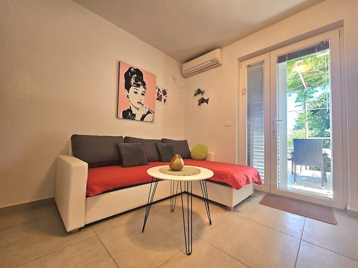 Great Location - Apartment Ivana A1 - Supetar