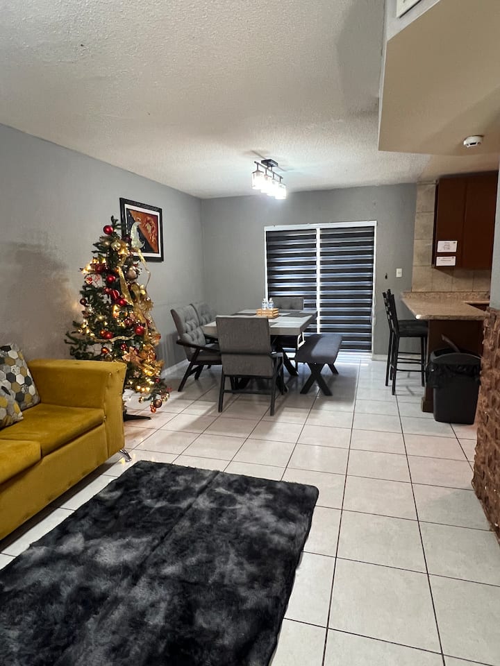 Casa 4 Recámaras A 3 Min Del Aeropuerto-facturamos - Ciudad Juárez