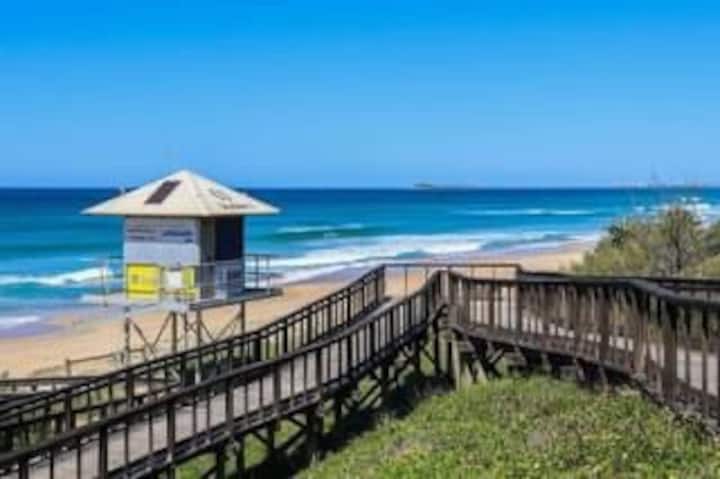 Beach Retreat In Mt Coolum - 