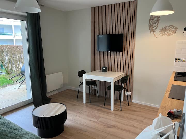 Studio Avec Terrasse Et Jardinet - Vannes