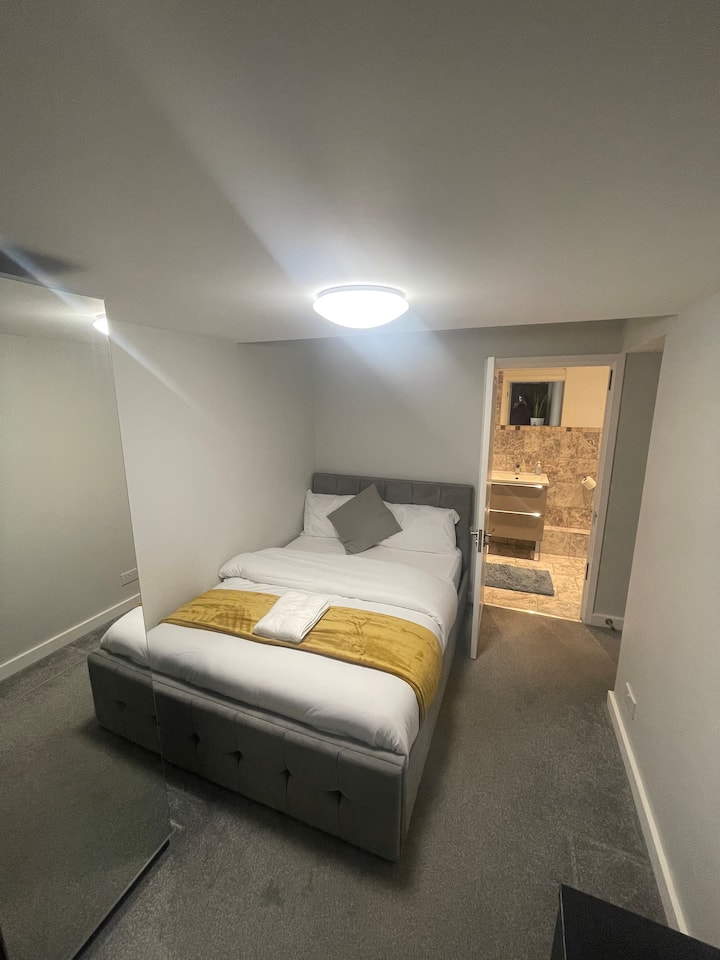 Cheerful And Relaxing En-suite - Woodbridge