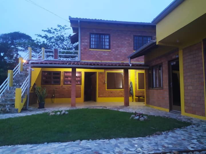 Excelente Casa Para Reunir A Família E Amigos. - Itapoá