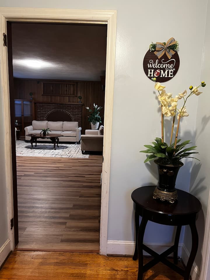 Charlotte 3-bdrm House By Airport/white Waterpark - Charlotte, NC