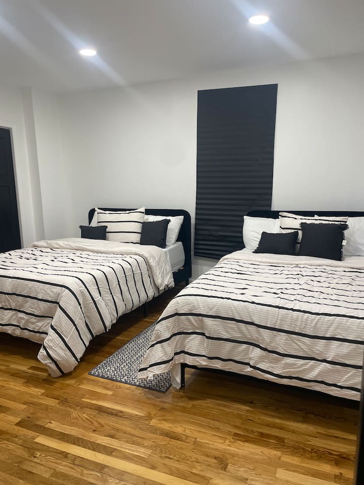 Urban Chic & Effortless Comfort: Your City Awaits - New York City