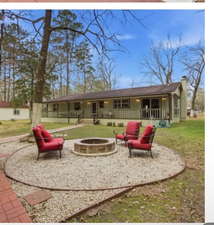 Moonlight Meadow Country Home - Cleveland, TX