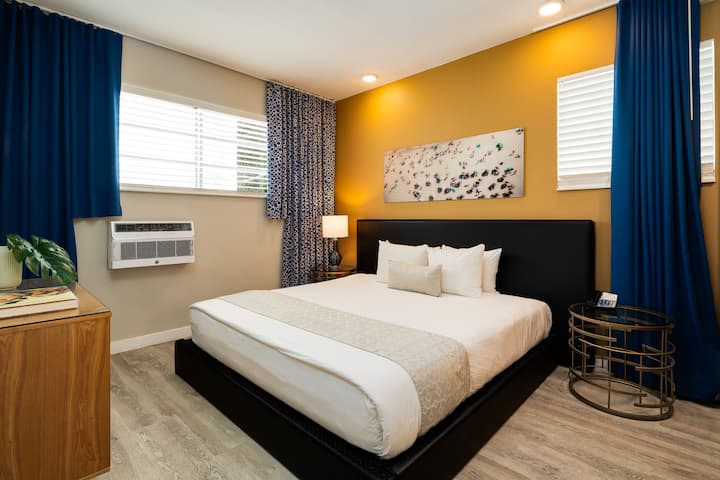 Prime Spot, King Bed Miami Beach - Miami Beach, FL